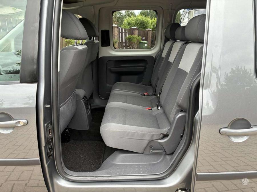 Grey Volkswagen Caddy 2013 in Siauliai, with an engine capacity of 1.60 L and mileage of 282 thousand km for 7100 €, photo 21 on AUTOMOTO.COM.LV