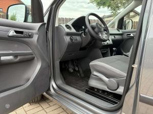 Grey Volkswagen Caddy 2013 in Siauliai, with an engine capacity of 1.60 L and mileage of 282 thousand km for 7100 €, photo 26 on AUTOMOTO.COM.LV