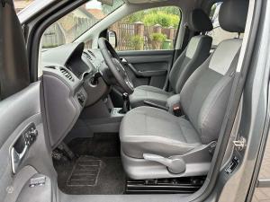 Grey Volkswagen Caddy 2013 in Siauliai, with an engine capacity of 1.60 L and mileage of 282 thousand km for 7100 €, photo 27 on AUTOMOTO.COM.LV