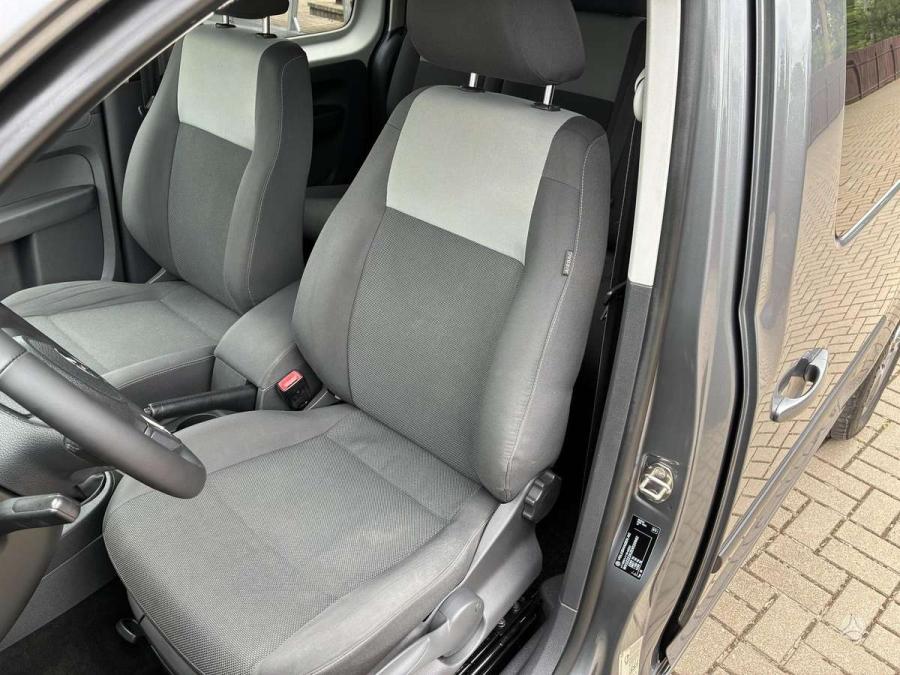 Grey Volkswagen Caddy 2013 in Siauliai, with an engine capacity of 1.60 L and mileage of 282 thousand km for 7100 €, photo 28 on AUTOMOTO.COM.LV