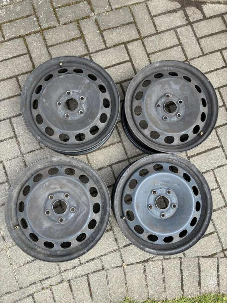 Grey Volkswagen Caddy 2013 in Siauliai, with an engine capacity of 1.60 L and mileage of 282 thousand km for 7100 €, photo 31 on AUTOMOTO.COM.LV
