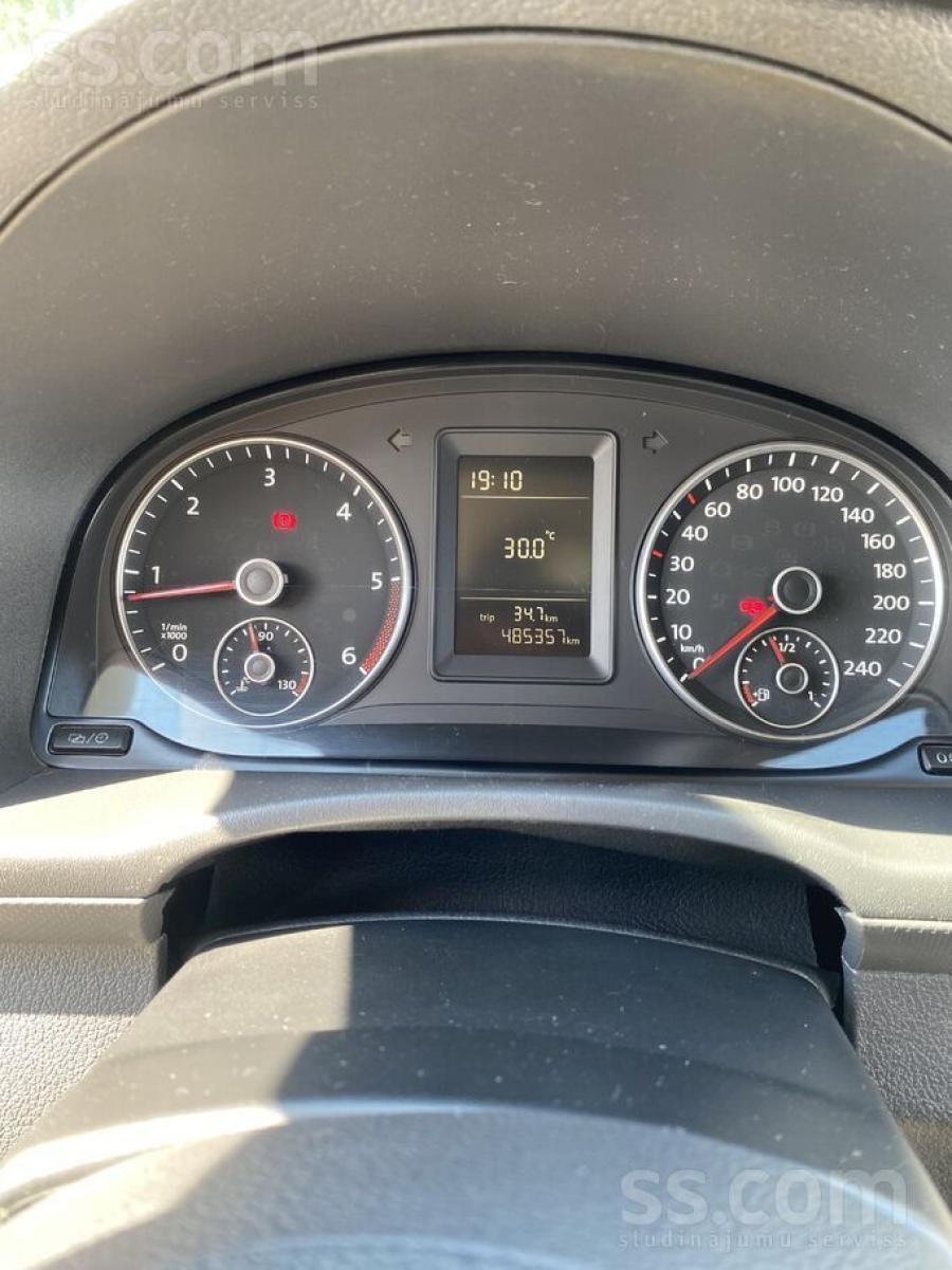 Pelēks Volkswagen Caddy 2013 Valmiera, ar dzinēja tilpumu 1.60 L un nobraukumu 485 tūkst. km par 3500 €, foto 8 vietnē AUTOMOTO.COM.LV