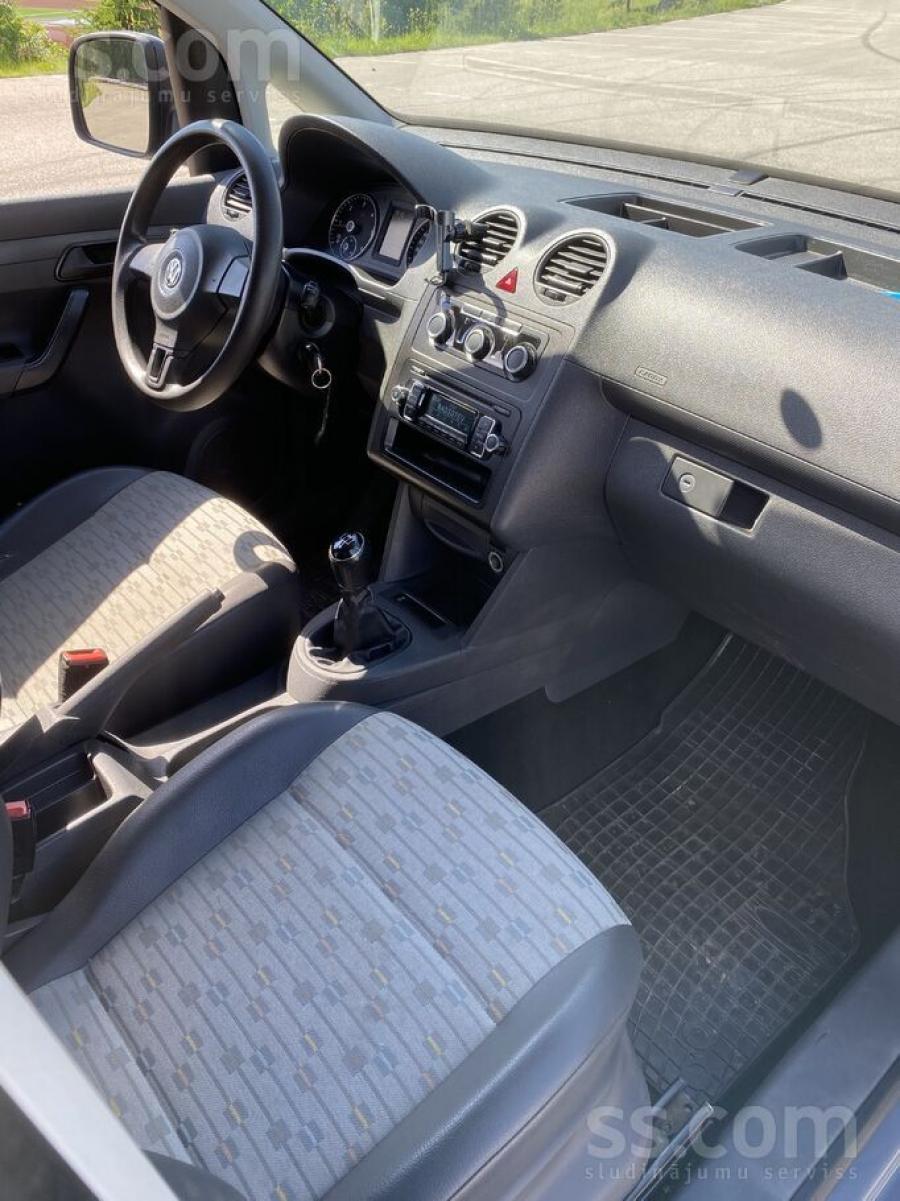 Pelēks Volkswagen Caddy 2013 Valmiera, ar dzinēja tilpumu 1.60 L un nobraukumu 485 tūkst. km par 3500 €, foto 10 vietnē AUTOMOTO.COM.LV