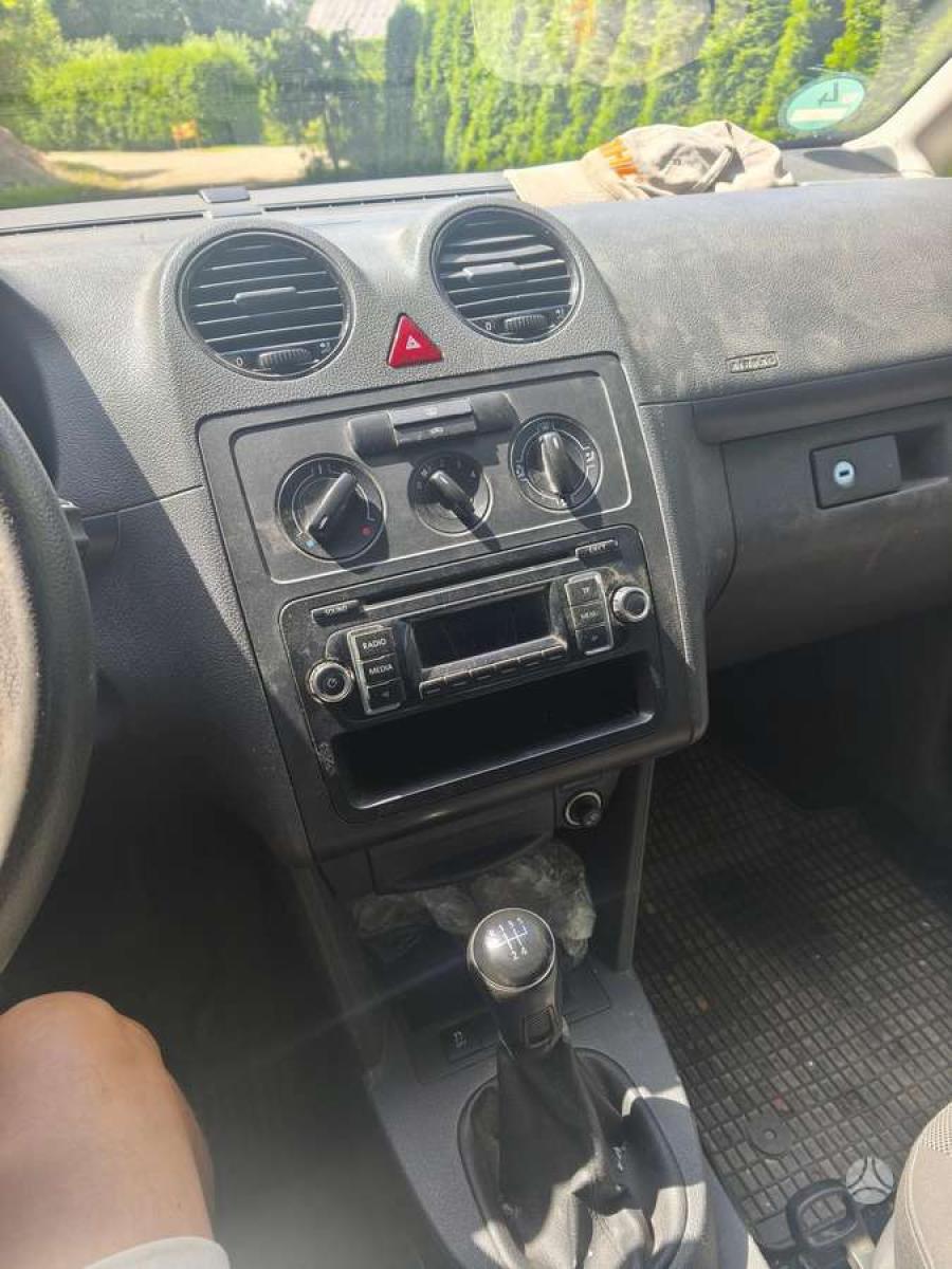 Pelēks Volkswagen Caddy 2013 Pasvalys, ar dzinēja tilpumu 1.60 L un nobraukumu 2 tūkst. km par 4350 €, foto 11 vietnē AUTOMOTO.COM.LV