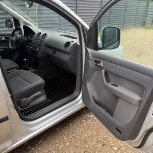 Pelēks Volkswagen Caddy 2013 Kauņa, ar dzinēja tilpumu 1.97 L un nobraukumu 203 tūkst. km par 4100 €, foto 20 vietnē AUTOMOTO.COM.LV