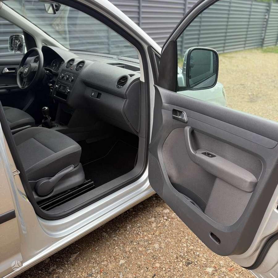 Pelēks Volkswagen Caddy 2013 Kauņa, ar dzinēja tilpumu 1.97 L un nobraukumu 203 tūkst. km par 4100 €, foto 20 vietnē AUTOMOTO.COM.LV