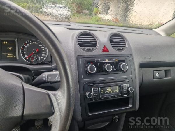 Pelēks Volkswagen Caddy 2014 Ogre, ar dzinēja tilpumu 1.60 L un nobraukumu 399 tūkst. km par 3900 €, foto 3 vietnē AUTOMOTO.COM.LV