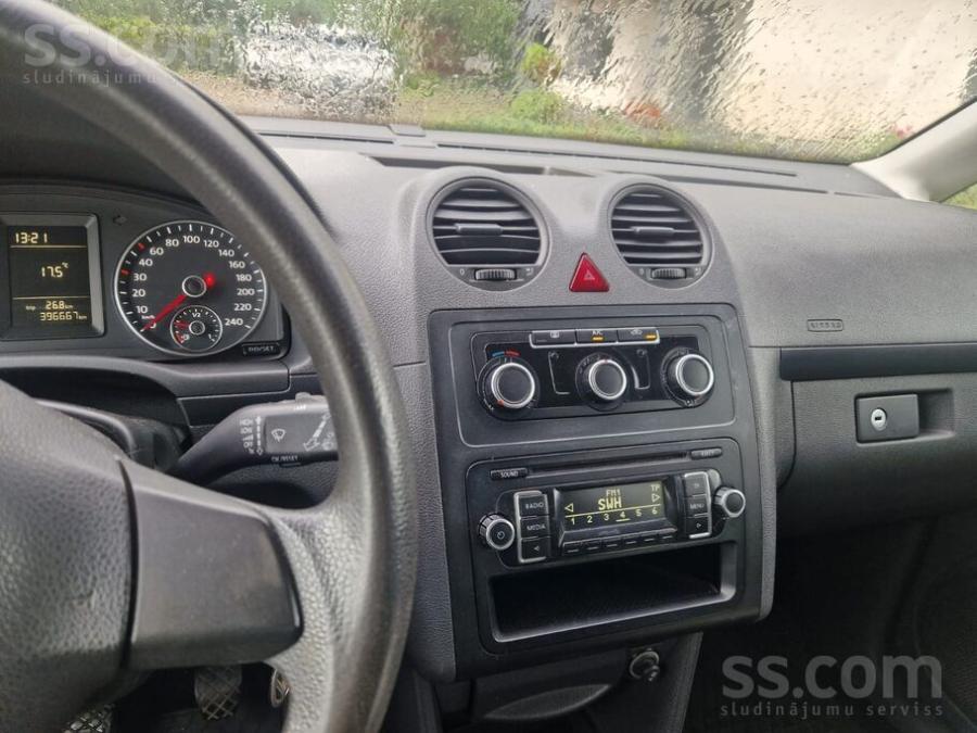 Pelēks Volkswagen Caddy 2014 Ogre, ar dzinēja tilpumu 1.60 L un nobraukumu 399 tūkst. km par 3900 €, foto 4 vietnē AUTOMOTO.COM.LV