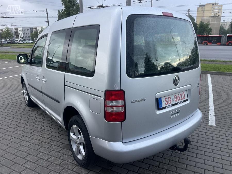 Grey Volkswagen Caddy 2014 in Kaunas, with an engine capacity of 1.60 L and mileage of 260 thousand km for 5700 €, photo 16 on AUTOMOTO.COM.LV