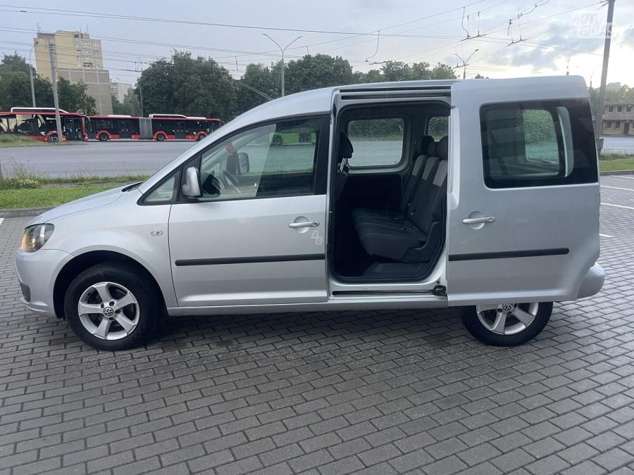 Grey Volkswagen Caddy 2014 in Kaunas, with an engine capacity of 1.60 L and mileage of 260 thousand km for 5700 €, photo 17 on AUTOMOTO.COM.LV