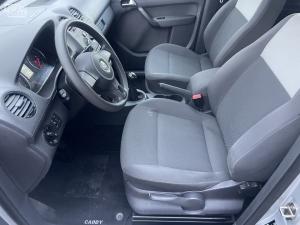 Grey Volkswagen Caddy 2014 in Kaunas, with an engine capacity of 1.60 L and mileage of 260 thousand km for 5700 €, photo 20 on AUTOMOTO.COM.LV