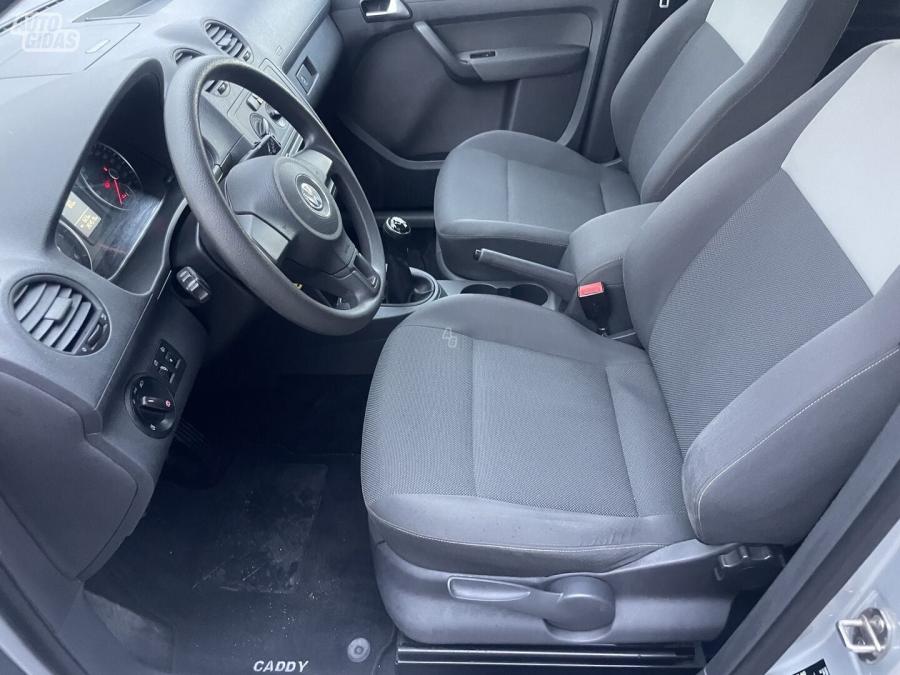 Grey Volkswagen Caddy 2014 in Kaunas, with an engine capacity of 1.60 L and mileage of 260 thousand km for 5700 €, photo 20 on AUTOMOTO.COM.LV