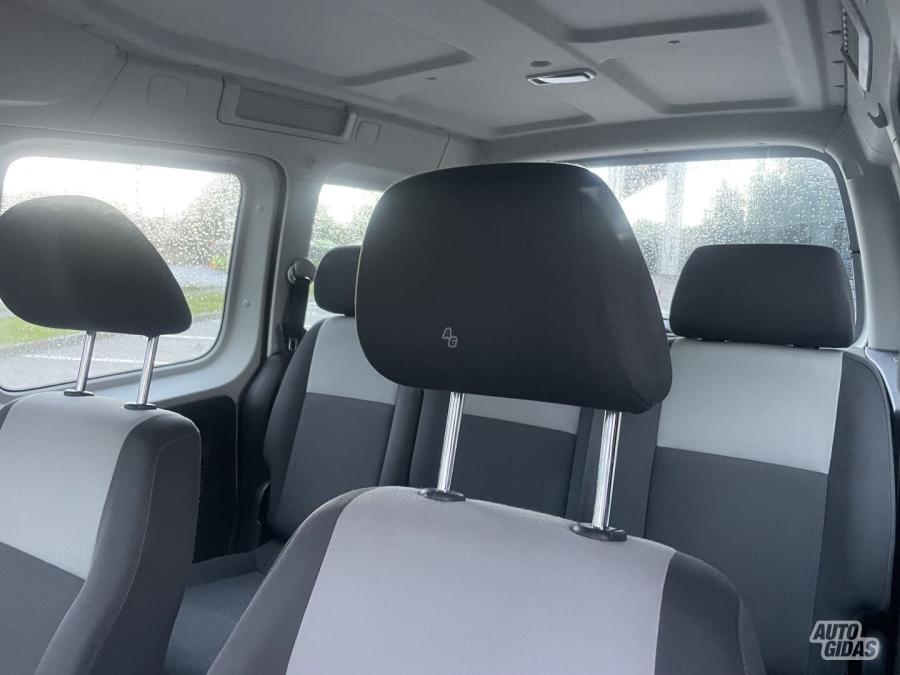 Grey Volkswagen Caddy 2014 in Kaunas, with an engine capacity of 1.60 L and mileage of 260 thousand km for 5700 €, photo 22 on AUTOMOTO.COM.LV