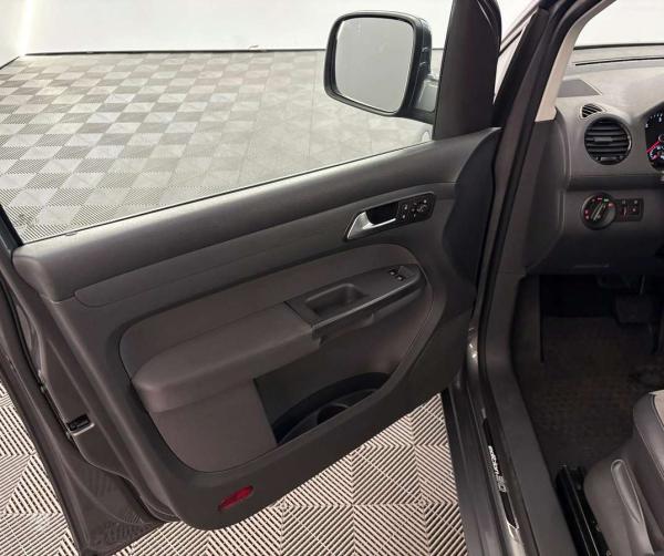 Pelēks Volkswagen Caddy 2014 Marijampole, ar dzinēja tilpumu 1.60 L un nobraukumu 252 tūkst. km par 7850 €, foto 6 vietnē AUTOMOTO.COM.LV