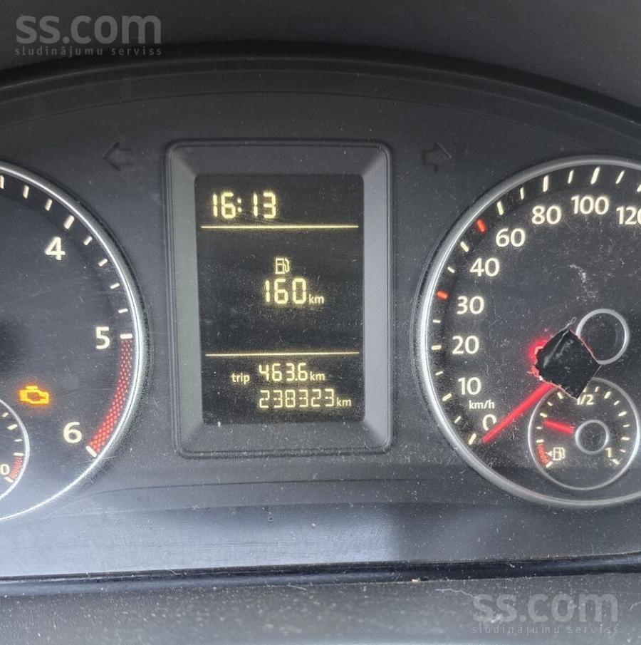 Grey Volkswagen Caddy 2014 in Jelgava, with an engine capacity of 1.60 L and mileage of 238 thousand km for 4200 €, photo 7 on AUTOMOTO.COM.LV