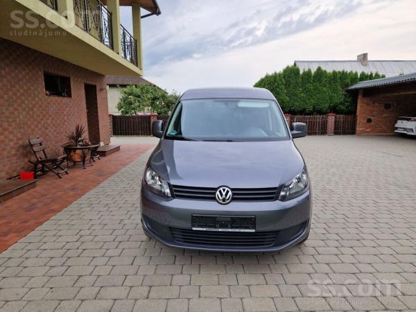 Grey Volkswagen Caddy 2014 in Telschi, with an engine capacity of 2.00 L and mileage of 233 thousand km for 7250 €, photo 2 on AUTOMOTO.COM.LV