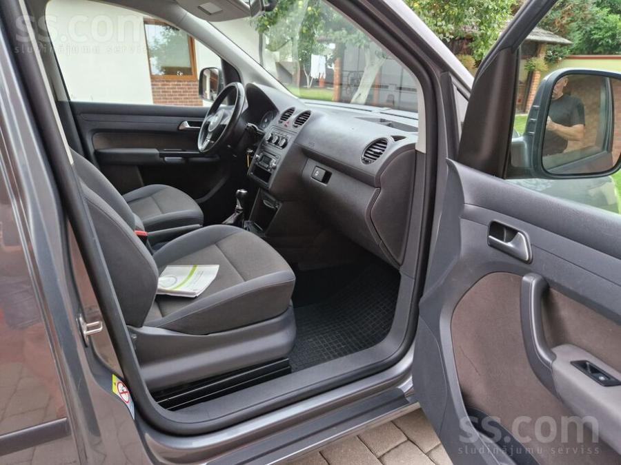 Grey Volkswagen Caddy 2014 in Telschi, with an engine capacity of 2.00 L and mileage of 233 thousand km for 7250 €, photo 8 on AUTOMOTO.COM.LV