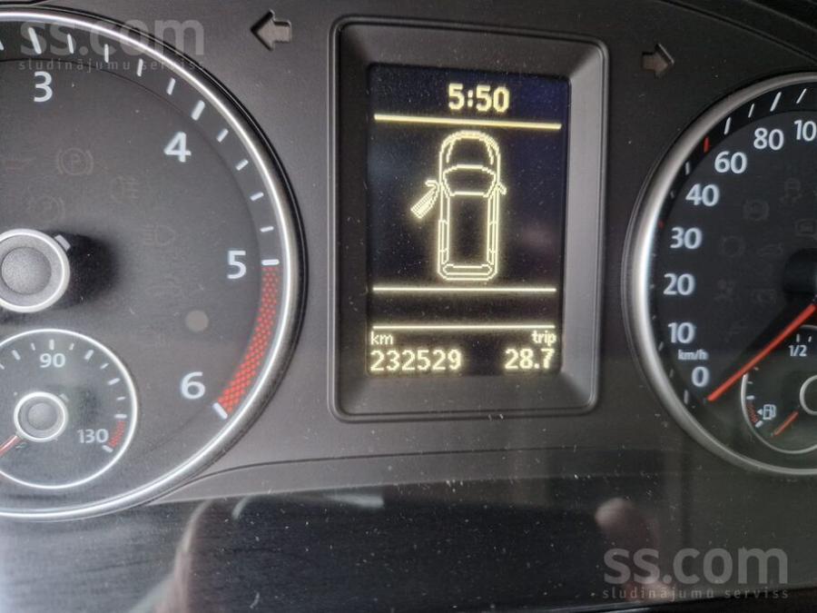 Grey Volkswagen Caddy 2014 in Telschi, with an engine capacity of 2.00 L and mileage of 233 thousand km for 7250 €, photo 10 on AUTOMOTO.COM.LV