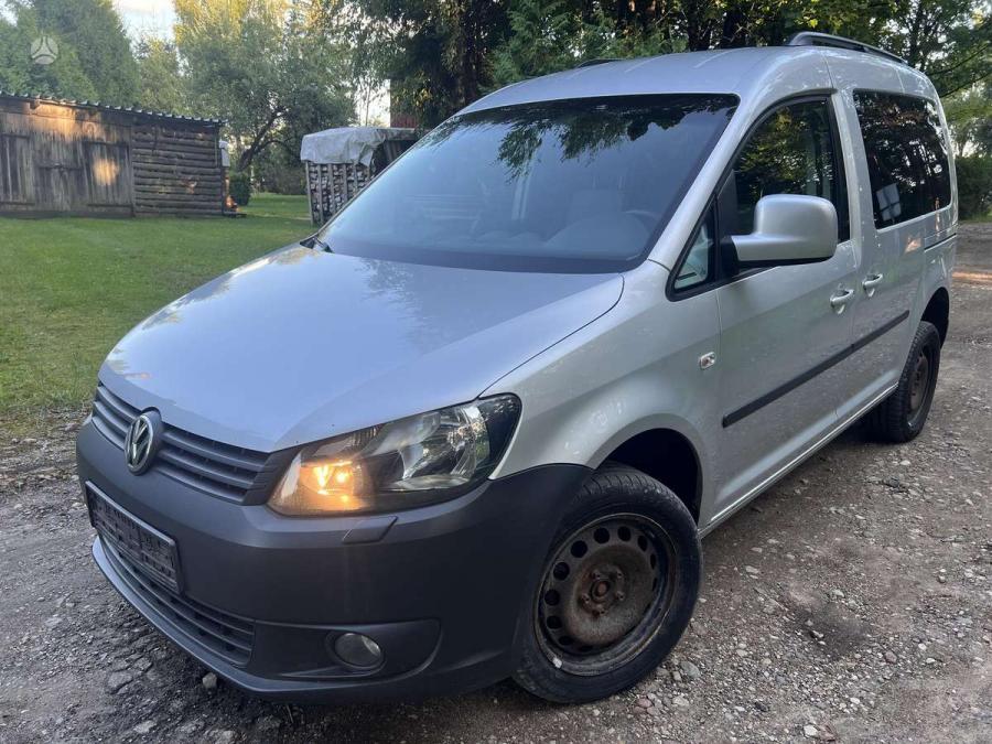 Grey Volkswagen Caddy 2014 in Utena, with an engine capacity of 2.00 L and mileage of 270 thousand km for 6500 €, photo 3 on AUTOMOTO.COM.LV