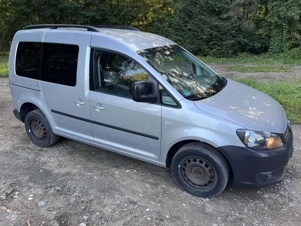 Grey Volkswagen Caddy 2014 in Utena, with an engine capacity of 2.00 L and mileage of 270 thousand km for 6500 €, photo 8 on AUTOMOTO.COM.LV