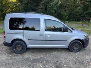 Grey Volkswagen Caddy 2014 in Utena, with an engine capacity of 2.00 L and mileage of 270 thousand km for 6500 €, photo 10 on AUTOMOTO.COM.LV