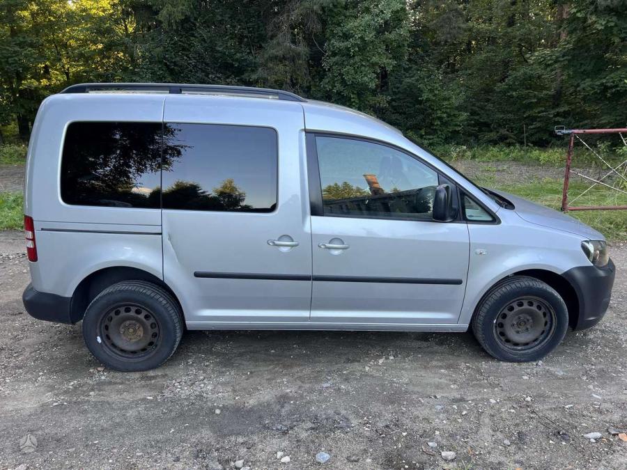 Grey Volkswagen Caddy 2014 in Utena, with an engine capacity of 2.00 L and mileage of 270 thousand km for 6500 €, photo 10 on AUTOMOTO.COM.LV