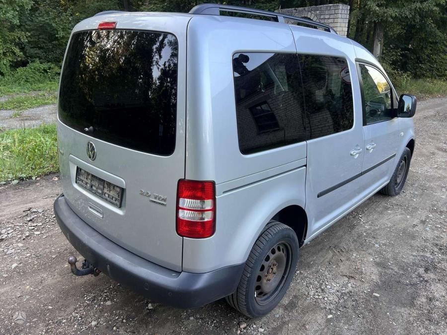Grey Volkswagen Caddy 2014 in Utena, with an engine capacity of 2.00 L and mileage of 270 thousand km for 6500 €, photo 11 on AUTOMOTO.COM.LV