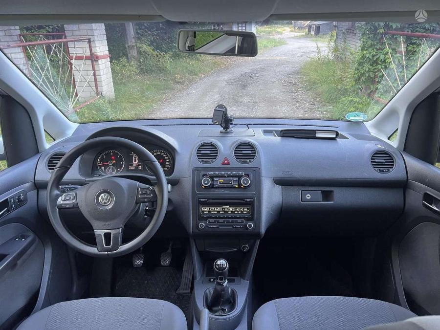 Grey Volkswagen Caddy 2014 in Utena, with an engine capacity of 2.00 L and mileage of 270 thousand km for 6500 €, photo 12 on AUTOMOTO.COM.LV