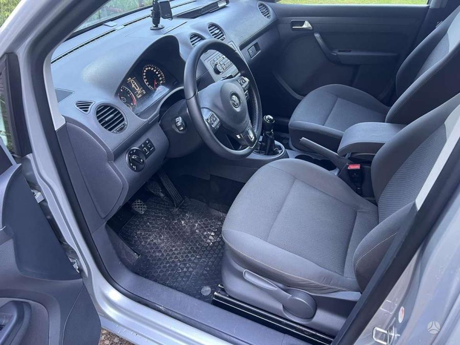 Grey Volkswagen Caddy 2014 in Utena, with an engine capacity of 2.00 L and mileage of 270 thousand km for 6500 €, photo 13 on AUTOMOTO.COM.LV