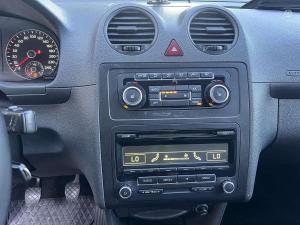 Grey Volkswagen Caddy 2014 in Utena, with an engine capacity of 2.00 L and mileage of 270 thousand km for 6500 €, photo 20 on AUTOMOTO.COM.LV