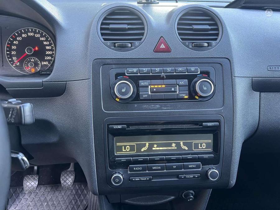 Grey Volkswagen Caddy 2014 in Utena, with an engine capacity of 2.00 L and mileage of 270 thousand km for 6500 €, photo 20 on AUTOMOTO.COM.LV
