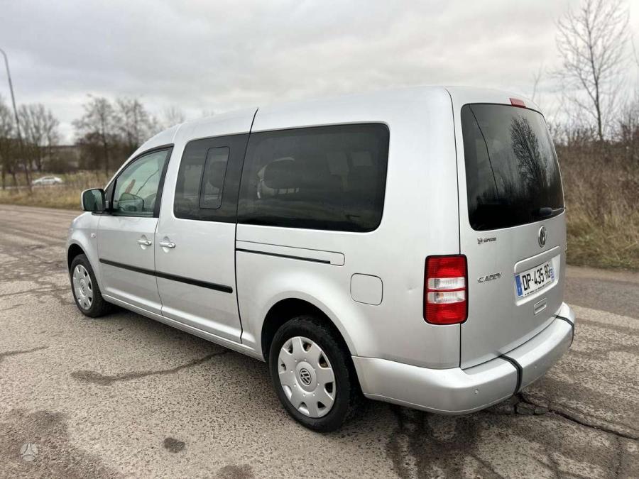 Grey Volkswagen Caddy 2015 in Panevezys, with an engine capacity of 1.60 L and mileage of 309 thousand km for 7700 €, photo 5 on AUTOMOTO.COM.LV