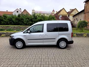 Grey Volkswagen Caddy 2015 in Vilnius, with an engine capacity of 2.00 L and mileage of 280 thousand km for 8800 €, photo 5 on AUTOMOTO.COM.LV