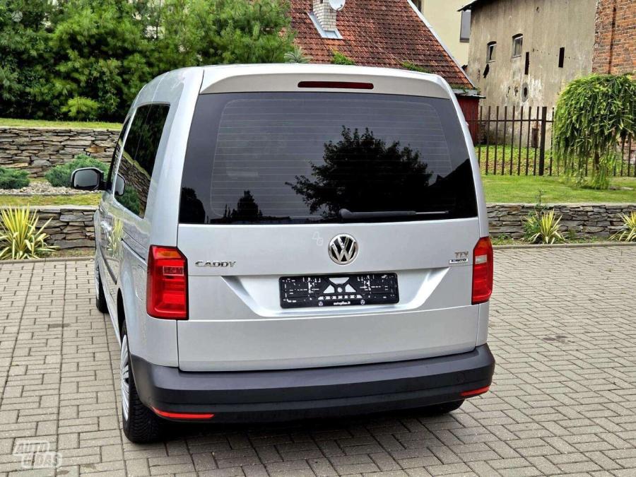 Grey Volkswagen Caddy 2015 in Vilnius, with an engine capacity of 2.00 L and mileage of 280 thousand km for 8800 €, photo 8 on AUTOMOTO.COM.LV