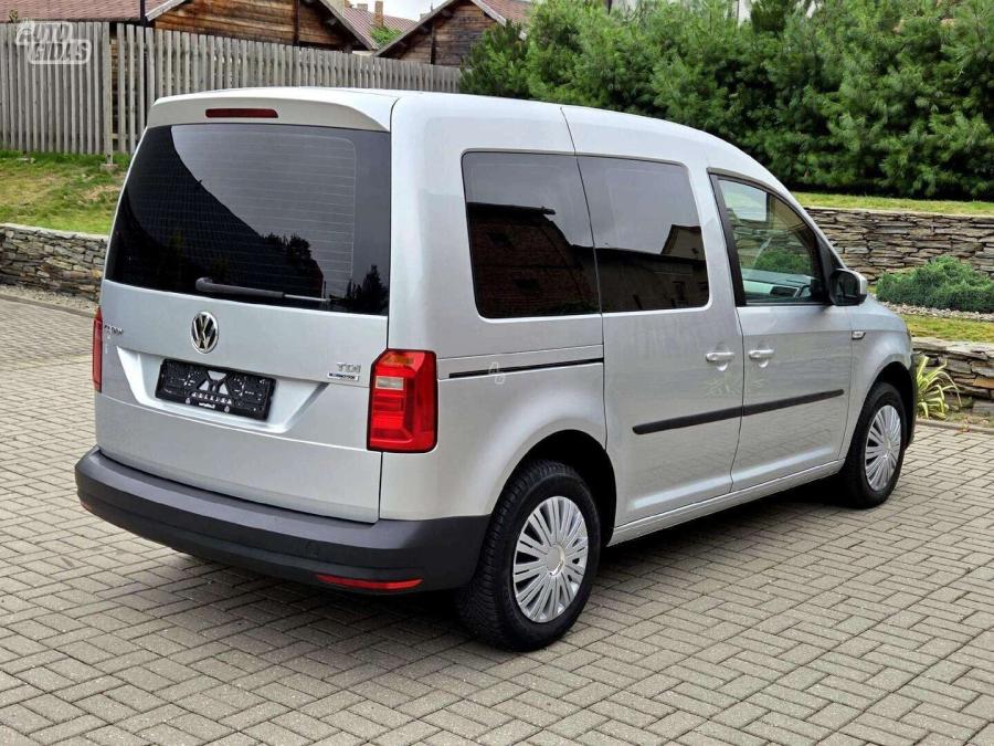 Grey Volkswagen Caddy 2015 in Vilnius, with an engine capacity of 2.00 L and mileage of 280 thousand km for 8800 €, photo 9 on AUTOMOTO.COM.LV