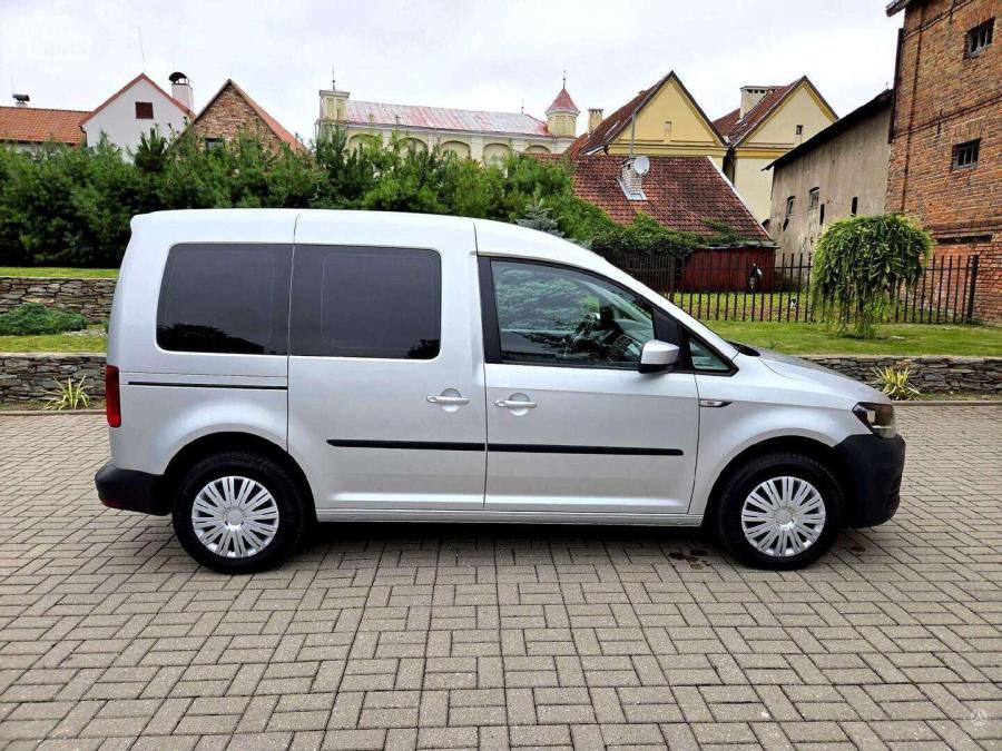 Grey Volkswagen Caddy 2015 in Vilnius, with an engine capacity of 2.00 L and mileage of 280 thousand km for 8800 €, photo 10 on AUTOMOTO.COM.LV
