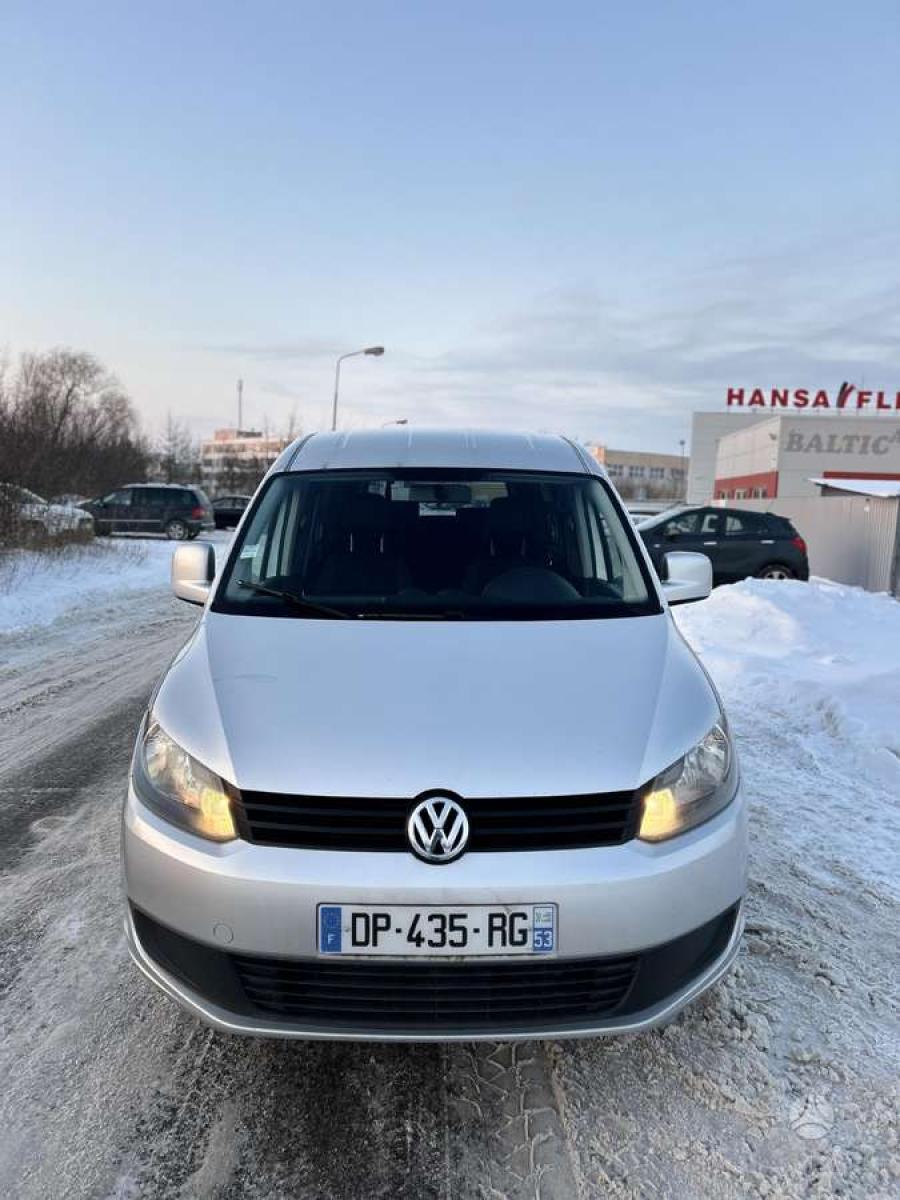 Grey Volkswagen Caddy 2015 in Panevezys, with an engine capacity of 1.60 L and mileage of 309 thousand km for 7500 €, photo 2 on AUTOMOTO.COM.LV