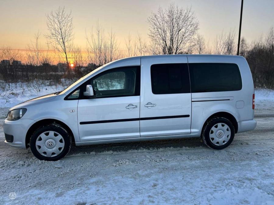 Grey Volkswagen Caddy 2015 in Panevezys, with an engine capacity of 1.60 L and mileage of 309 thousand km for 7500 €, photo 4 on AUTOMOTO.COM.LV