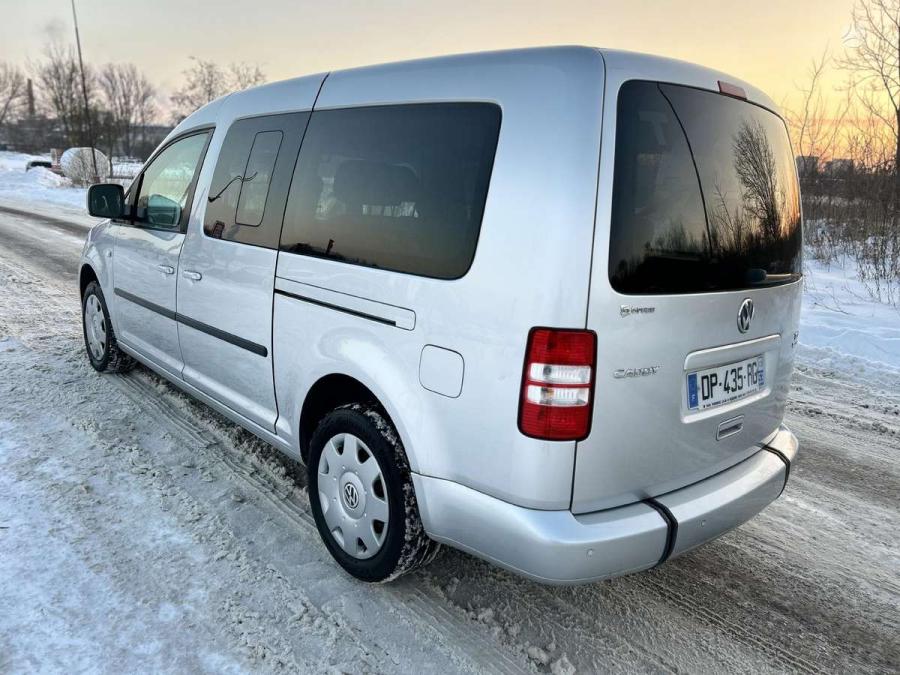 Grey Volkswagen Caddy 2015 in Panevezys, with an engine capacity of 1.60 L and mileage of 309 thousand km for 7500 €, photo 5 on AUTOMOTO.COM.LV