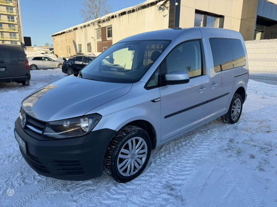 Pelēks Volkswagen Caddy 2015 Viļņa, ar dzinēja tilpumu 1.97 L un nobraukumu 203 tūkst. km par 10200 €, foto 1 vietnē AUTOMOTO.COM.LV
