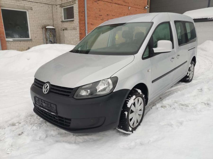Grey Volkswagen Caddy 2015 in Prienai, with an engine capacity of 1.60 L and mileage of 267 thousand km for 5850 €, photo 2 on AUTOMOTO.COM.LV
