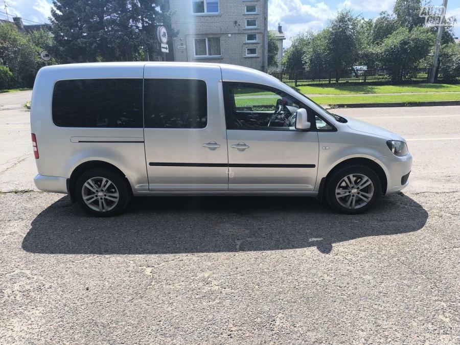 Grey Volkswagen Caddy 2015 in Kaunas, with an engine capacity of 1.60 L and mileage of 233 thousand km for 7700 €, photo 5 on AUTOMOTO.COM.LV