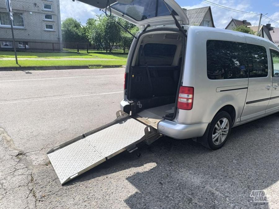 Grey Volkswagen Caddy 2015 in Kaunas, with an engine capacity of 1.60 L and mileage of 233 thousand km for 7700 €, photo 10 on AUTOMOTO.COM.LV