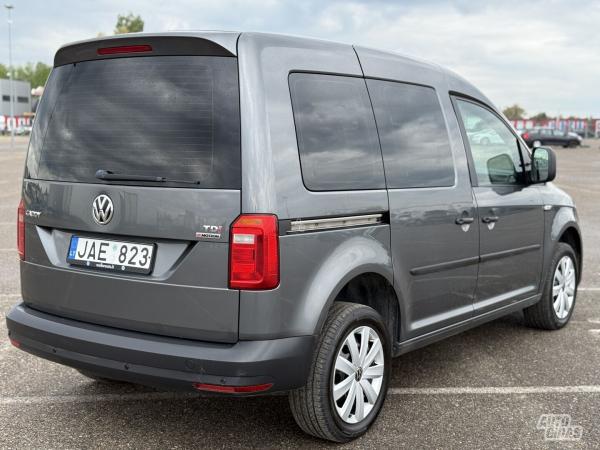 Grey Volkswagen Caddy 2015 in Vilnius, with an engine capacity of 2.00 L and mileage of 200 thousand km for 9500 €, photo 5 on AUTOMOTO.COM.LV