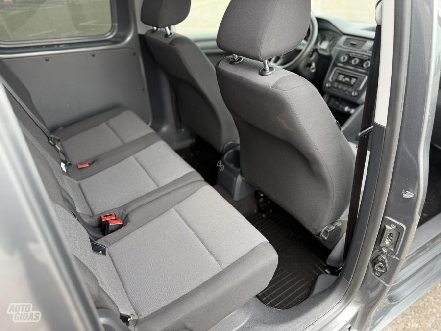 Grey Volkswagen Caddy 2015 in Vilnius, with an engine capacity of 2.00 L and mileage of 200 thousand km for 9500 €, photo 16 on AUTOMOTO.COM.LV