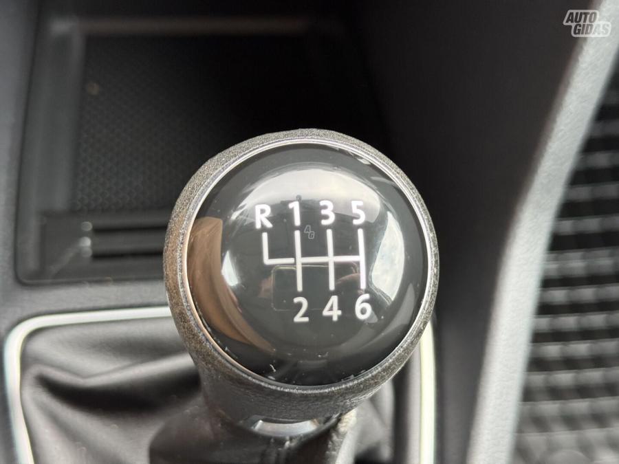 Grey Volkswagen Caddy 2015 in Vilnius, with an engine capacity of 2.00 L and mileage of 200 thousand km for 9500 €, photo 21 on AUTOMOTO.COM.LV