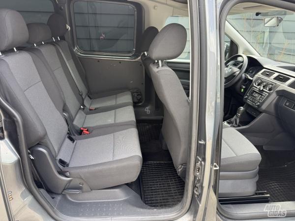 Grey Volkswagen Caddy 2015 in Vilnius, with an engine capacity of 2.00 L and mileage of 159 thousand km for 10500 €, photo 5 on AUTOMOTO.COM.LV