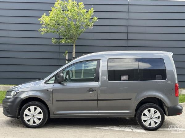 Grey Volkswagen Caddy 2015 in Vilnius, with an engine capacity of 2.00 L and mileage of 159 thousand km for 10500 €, photo 7 on AUTOMOTO.COM.LV