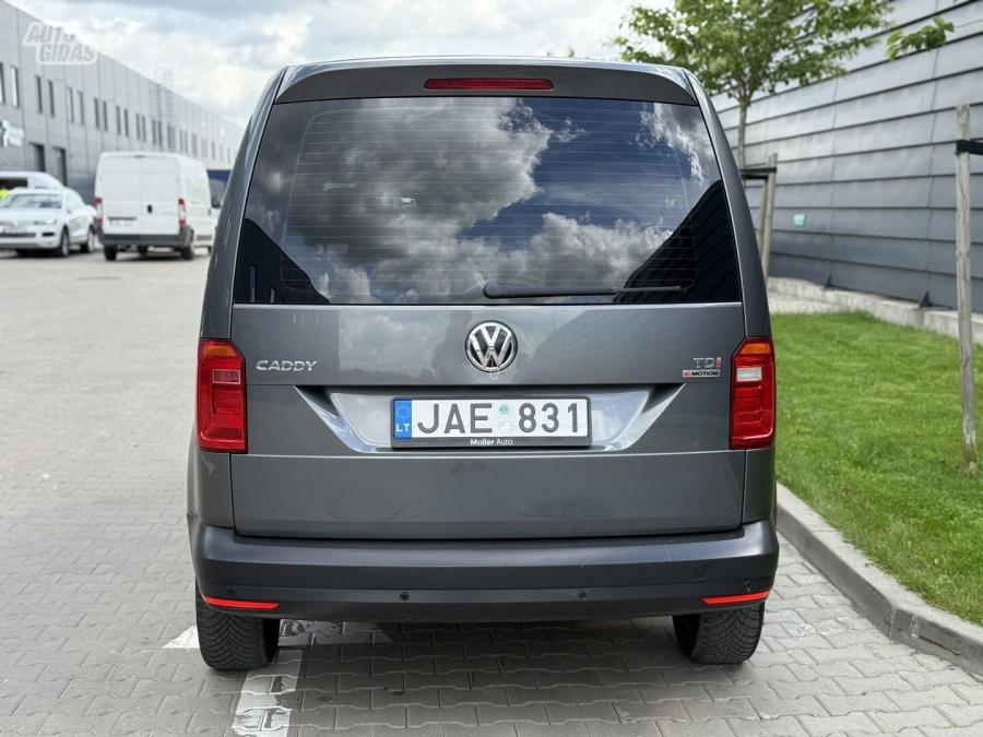 Pelēks Volkswagen Caddy 2015 Viļņa, ar dzinēja tilpumu 2.00 L un nobraukumu 159 tūkst. km par 10500 €, foto 13 vietnē AUTOMOTO.COM.LV