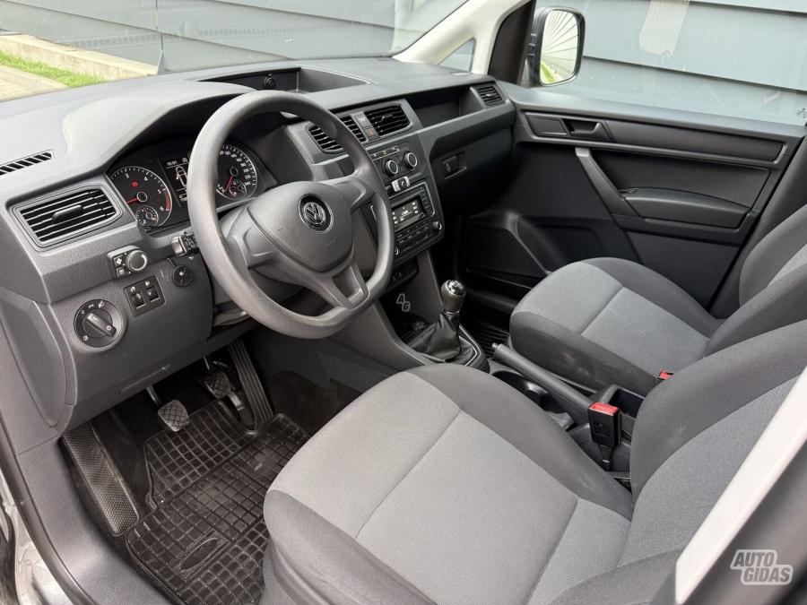 Pelēks Volkswagen Caddy 2015 Viļņa, ar dzinēja tilpumu 2.00 L un nobraukumu 159 tūkst. km par 10500 €, foto 15 vietnē AUTOMOTO.COM.LV